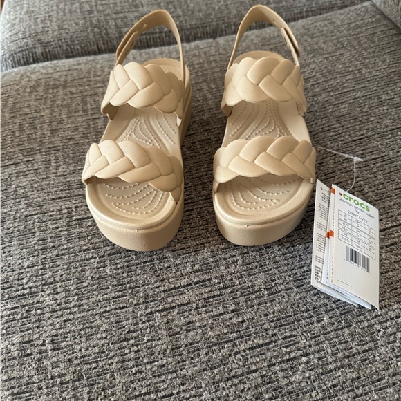 CROCS | Shoes | Crocs Cream Sandals Cushioned Comfort | Poshmark
